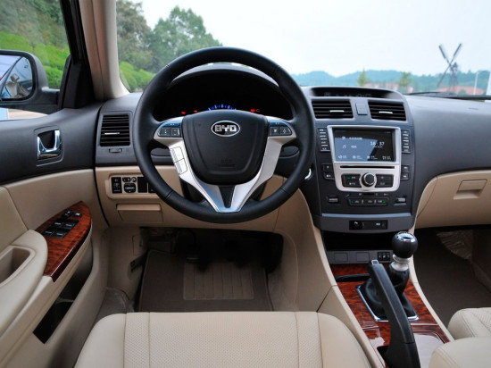 BYD F7 (G6) характеристики и цена, фотографии и обзор